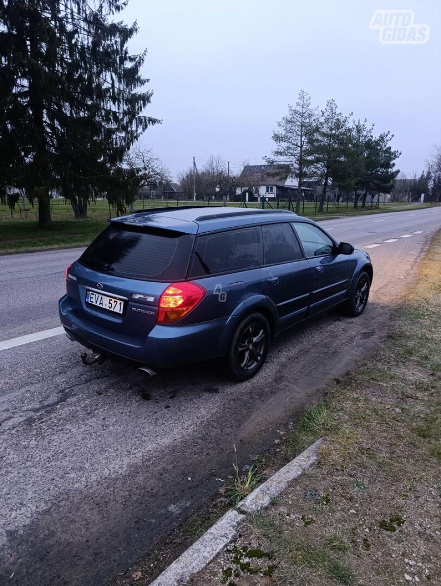 Blue Subaru Outback 2004 in Vilnius, with an engine capacity of 2.50 L and mileage of 380 thousand km for 2250 €, photo 5 on AUTOMOTO.COM.LV