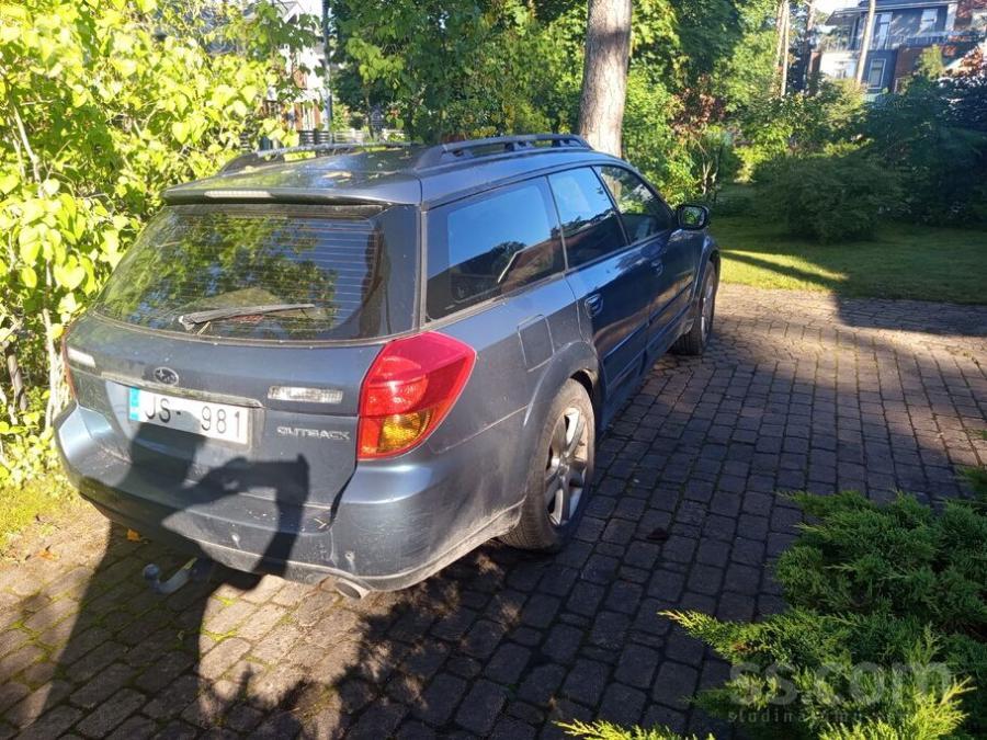 Blue Subaru Outback 2004 in Jurmala, with an engine capacity of 3.00 L and mileage of 236 thousand km for 1500 €, photo 3 on AUTOMOTO.COM.LV