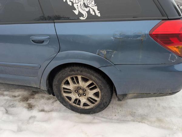Blue Subaru Outback 2005 in Vilnius, with an engine capacity of 2.50 L and mileage of 387 thousand km for 1000 €, photo 2 on AUTOMOTO.COM.LV