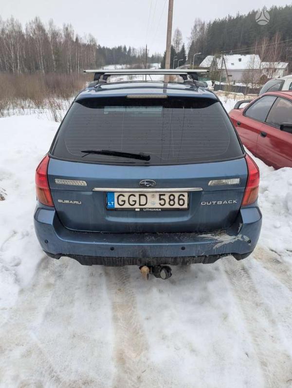 Blue Subaru Outback 2005 in Vilnius, with an engine capacity of 2.50 L and mileage of 387 thousand km for 1000 €, photo 5 on AUTOMOTO.COM.LV