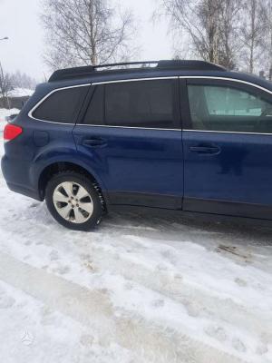 Blue Subaru Outback 2011 in Vilnius, with an engine capacity of 2.46 L and mileage of 216 thousand km for 7000 €, photo 5 on AUTOMOTO.COM.LV