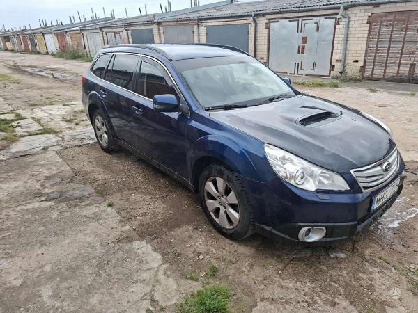 Blue Subaru Outback 2011 in Panevezys, with an engine capacity of 2.46 L and mileage of 411 thousand km for 4500 €, photo 3 on AUTOMOTO.COM.LV