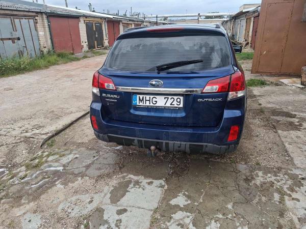 Blue Subaru Outback 2011 in Panevezys, with an engine capacity of 2.46 L and mileage of 411 thousand km for 4500 €, photo 8 on AUTOMOTO.COM.LV