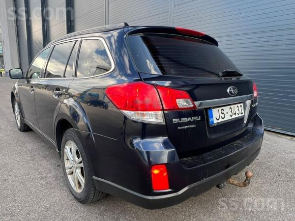 Blue Subaru Outback 2014 in Riga, with an engine capacity of 2.50 L and mileage of 377 thousand km for 3800 €, photo 6 on AUTOMOTO.COM.LV
