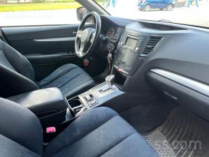 Blue Subaru Outback 2014 in Riga, with an engine capacity of 2.50 L and mileage of 377 thousand km for 3800 €, photo 12 on AUTOMOTO.COM.LV