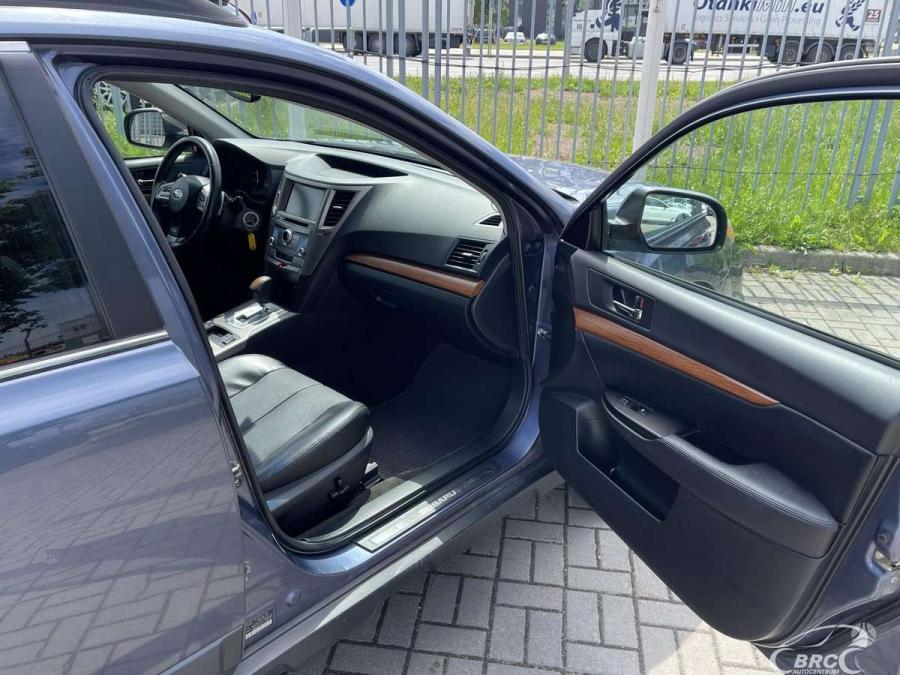 Zils Subaru Outback 2014 Klaipėda, ar dzinēja tilpumu 3.63 L un nobraukumu 170 tūkst. km par 7500 €, foto 5 vietnē AUTOMOTO.COM.LV