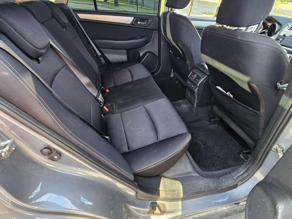 Blue Subaru Outback 2017 in Vilnius, with an engine capacity of 0.00 L and mileage of 193 thousand km for 13000 €, photo 10 on AUTOMOTO.COM.LV