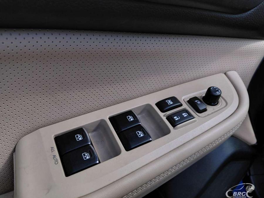 Blue Subaru Outback 2017 in Vilnius, with an engine capacity of 2.50 L and mileage of 149 thousand km for 14900 €, photo 23 on AUTOMOTO.COM.LV
