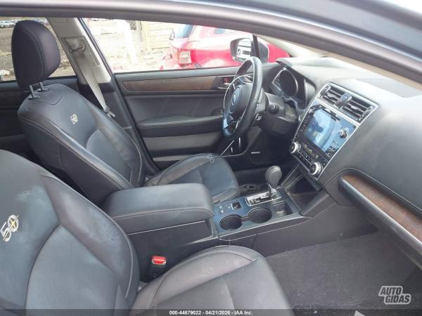 Blue Subaru Outback 2018 in Kaunas, with an engine capacity of 3.60 L and mileage of 254 thousand km for 8900 €, photo 6 on AUTOMOTO.COM.LV
