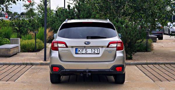 Brown Subaru Outback 2018 in Vilnius, with an engine capacity of 2.00 L and mileage of 166 thousand km for 15900 €, photo 6 on AUTOMOTO.COM.LV