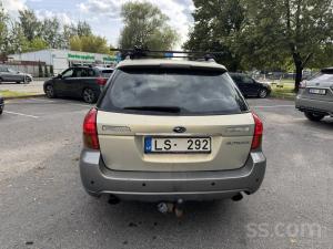 Brūns Subaru Outback 2004 Rīga, ar dzinēja tilpumu 2.50 L un nobraukumu 278 tūkst. km par 2300 €, foto  vietnē AUTOMOTO.COM.LV