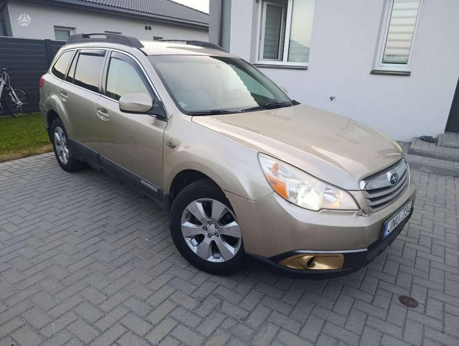 Brūns Subaru Outback 2010 Klaipėda, ar dzinēja tilpumu 2.46 L un nobraukumu 244 tūkst. km par 2650 €, foto 4 vietnē AUTOMOTO.COM.LV
