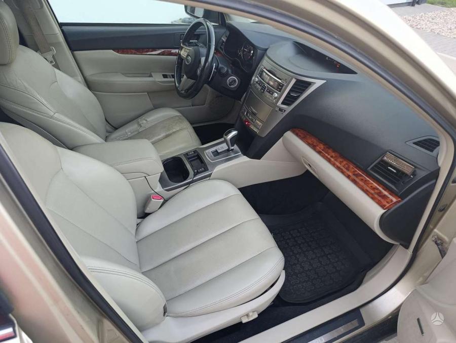 Brūns Subaru Outback 2010 Klaipėda, ar dzinēja tilpumu 2.46 L un nobraukumu 244 tūkst. km par 2650 €, foto 6 vietnē AUTOMOTO.COM.LV