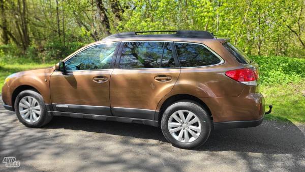 Brown Subaru Outback 2011 in Vilnius, with an engine capacity of 2.50 L and mileage of 260 thousand km for 5200 €, photo 9 on AUTOMOTO.COM.LV