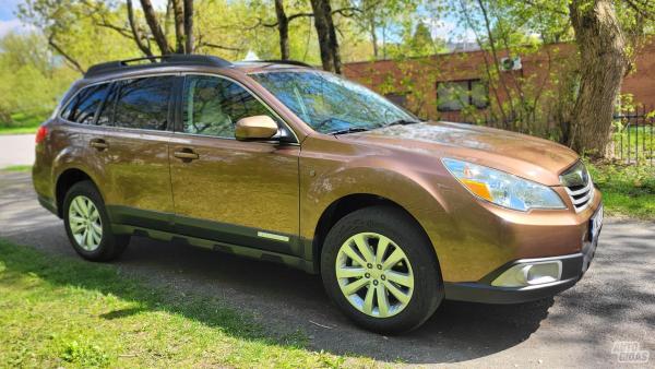 Brown Subaru Outback 2011 in Vilnius, with an engine capacity of 2.50 L and mileage of 260 thousand km for 5200 €, photo 10 on AUTOMOTO.COM.LV