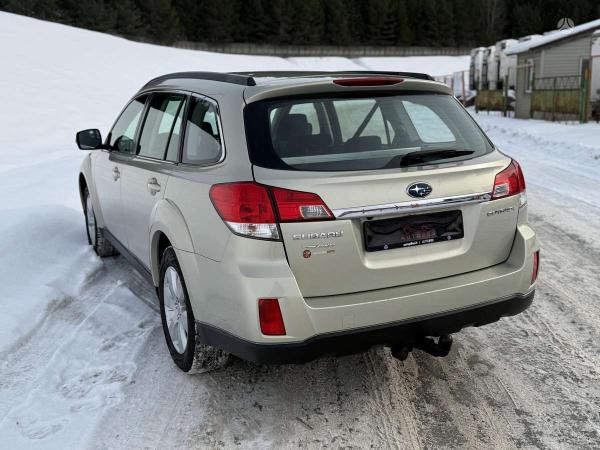 Brown Subaru Outback 2012 in Vilnius, with an engine capacity of 2.50 L and mileage of 214 thousand km for 6800 €, photo 7 on AUTOMOTO.COM.LV