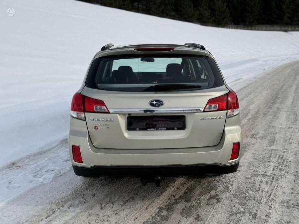 Brown Subaru Outback 2012 in Vilnius, with an engine capacity of 2.50 L and mileage of 214 thousand km for 6800 €, photo 8 on AUTOMOTO.COM.LV