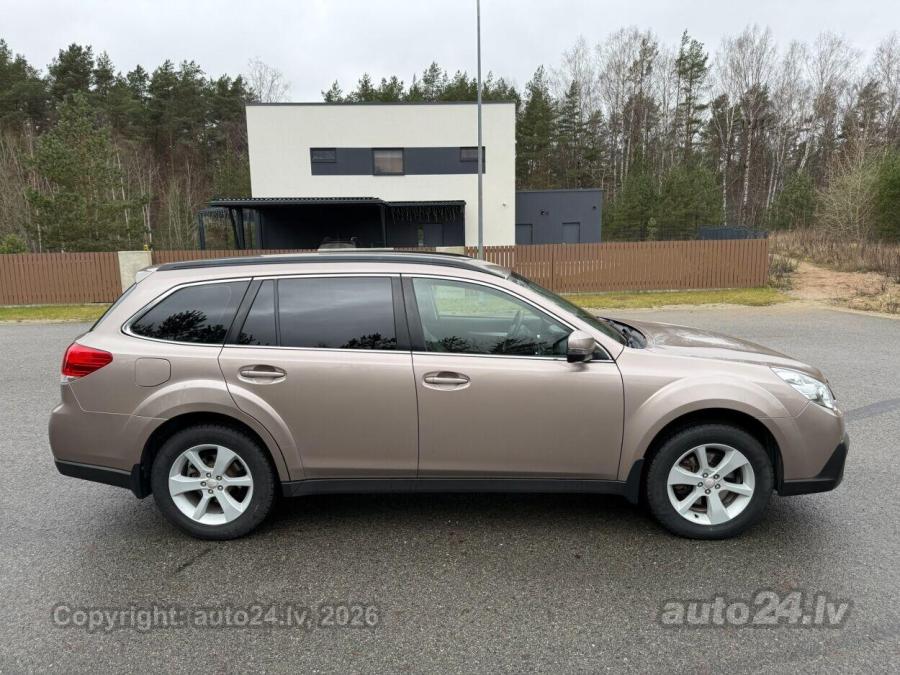 Brown Subaru Outback 2013 in Tallinn, with an engine capacity of 2.00 L and mileage of 153 thousand km for 7850 €, photo 3 on AUTOMOTO.COM.LV