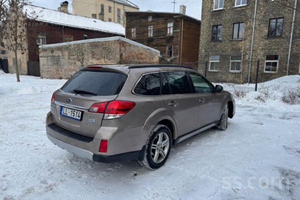 Brown Subaru Outback 2013 in Riga, with an engine capacity of 2.00 L and mileage of 267 thousand km for 6300 €, photo 3 on AUTOMOTO.COM.LV
