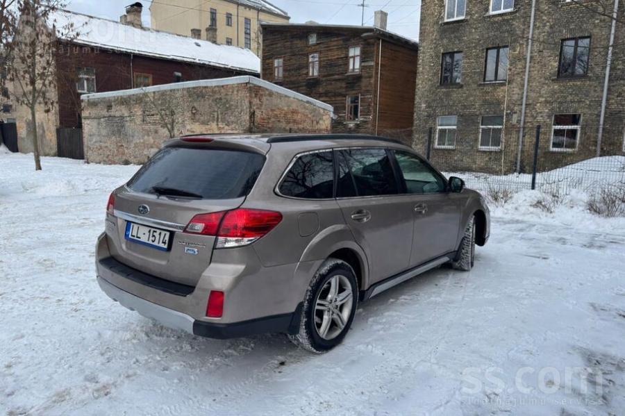 Brūns Subaru Outback 2013 Rīga, ar dzinēja tilpumu 2.00 L un nobraukumu 267 tūkst. km par 6300 €, foto 3 vietnē AUTOMOTO.COM.LV