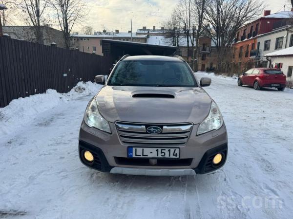 Brown Subaru Outback 2013 in Riga, with an engine capacity of 2.00 L and mileage of 267 thousand km for 6300 €, photo 5 on AUTOMOTO.COM.LV