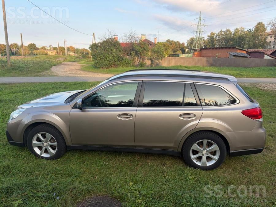 Brown Subaru Outback 2014 in Riga, with an engine capacity of 2.00 L and mileage of 303 thousand km for 3900 €, photo 1 on AUTOMOTO.COM.LV