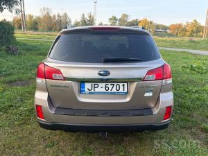 Brown Subaru Outback 2014 in Riga, with an engine capacity of 2.00 L and mileage of 303 thousand km for 3900 €, photo 4 on AUTOMOTO.COM.LV