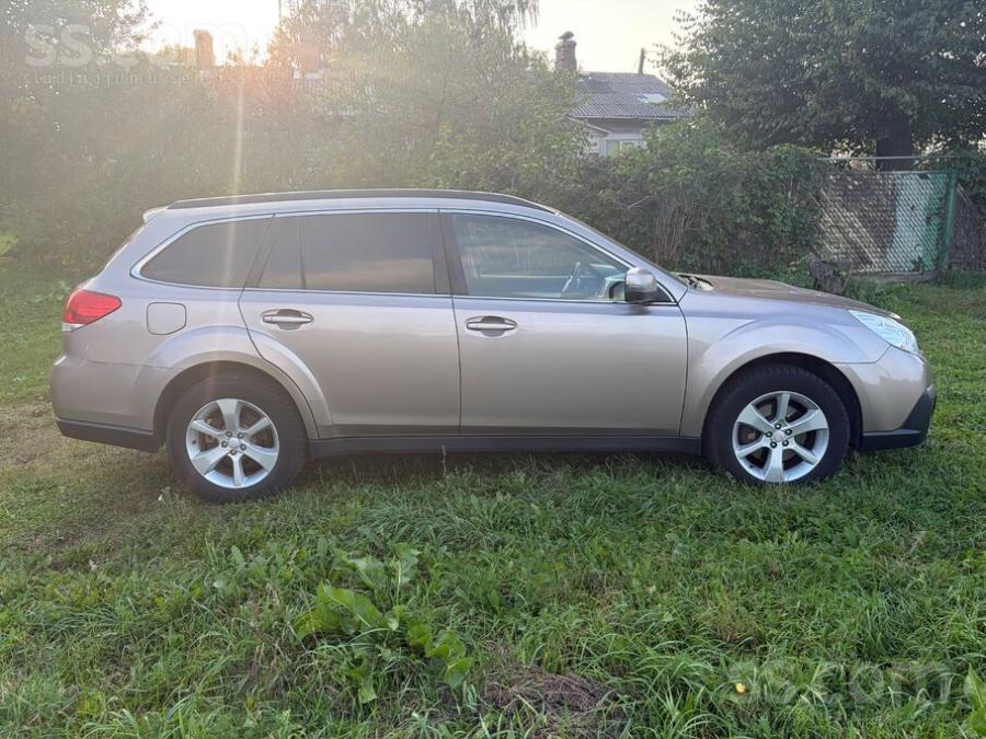 Brown Subaru Outback 2014 in Riga, with an engine capacity of 2.00 L and mileage of 303 thousand km for 3900 €, photo 6 on AUTOMOTO.COM.LV