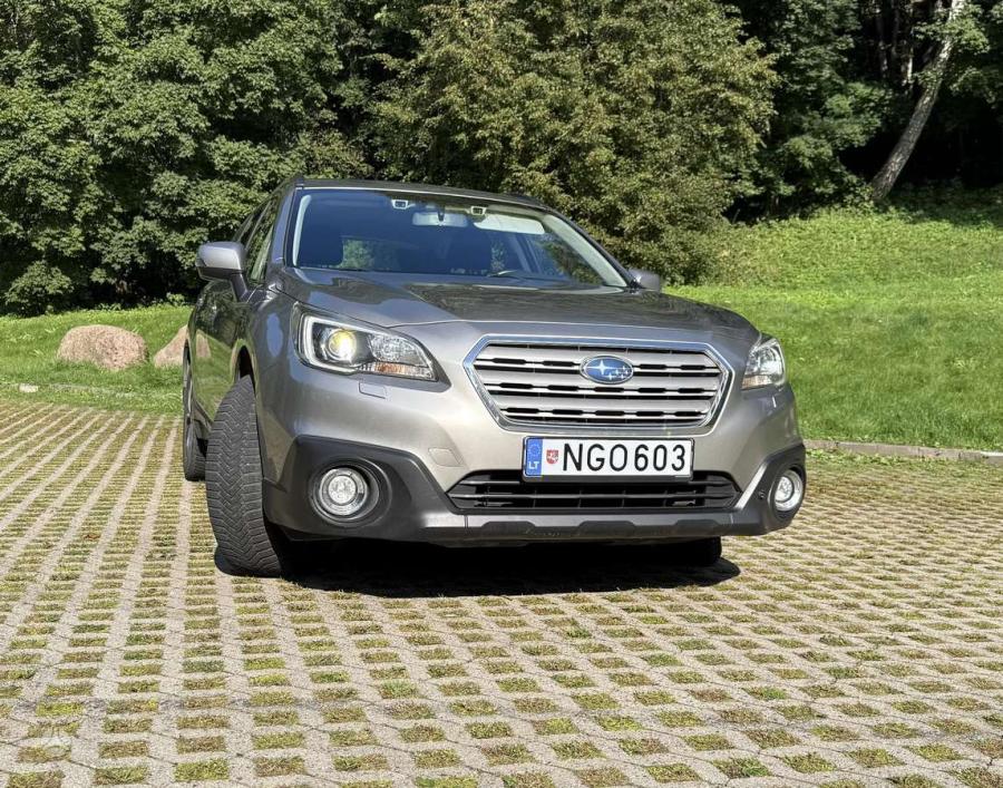Brown Subaru Outback 2015 in Vilnius, with an engine capacity of 2.50 L and mileage of 229 thousand km for 12000 €, photo 1 on AUTOMOTO.COM.LV