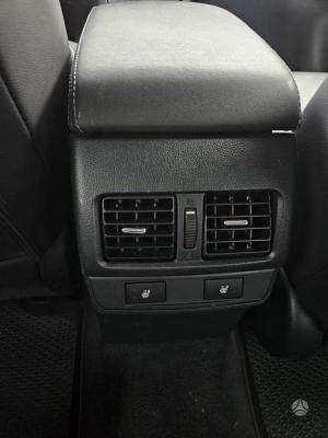 Brown Subaru Outback 2016 in Vilnius, with an engine capacity of 2.50 L and mileage of 134 thousand km for 15890 €, photo 8 on AUTOMOTO.COM.LV