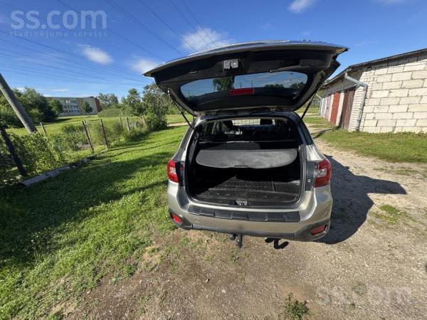 Brown Subaru Outback 2018 in Ogre, with an engine capacity of 2.50 L and mileage of 231 thousand km for 13250 €, photo 5 on AUTOMOTO.COM.LV