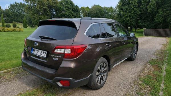 Brown Subaru Outback 2018 in Vilnius, with an engine capacity of 2.00 L and mileage of 235 thousand km for 15000 €, photo 2 on AUTOMOTO.COM.LV