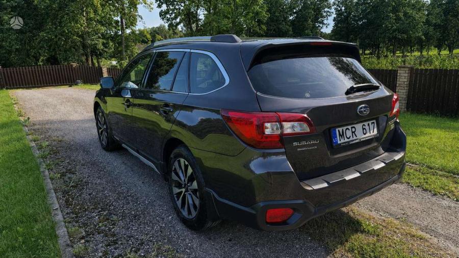 Brown Subaru Outback 2018 in Vilnius, with an engine capacity of 2.00 L and mileage of 235 thousand km for 15000 €, photo 6 on AUTOMOTO.COM.LV