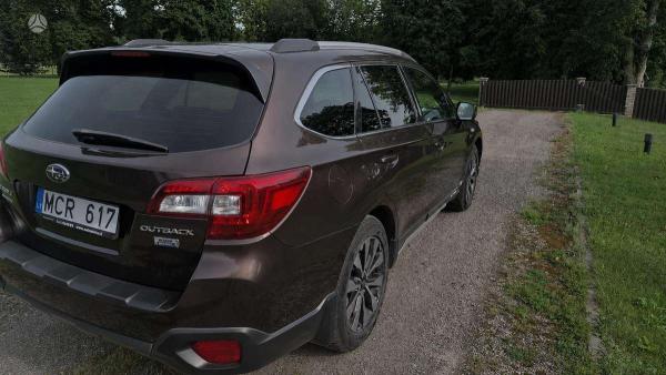 Brown Subaru Outback 2018 in Vilnius, with an engine capacity of 2.00 L and mileage of 235 thousand km for 15000 €, photo 6 on AUTOMOTO.COM.LV