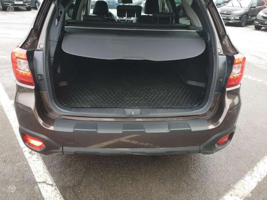 Brown Subaru Outback 2018 in Vilnius, with an engine capacity of 2.00 L and mileage of 235 thousand km for 15000 €, photo 13 on AUTOMOTO.COM.LV
