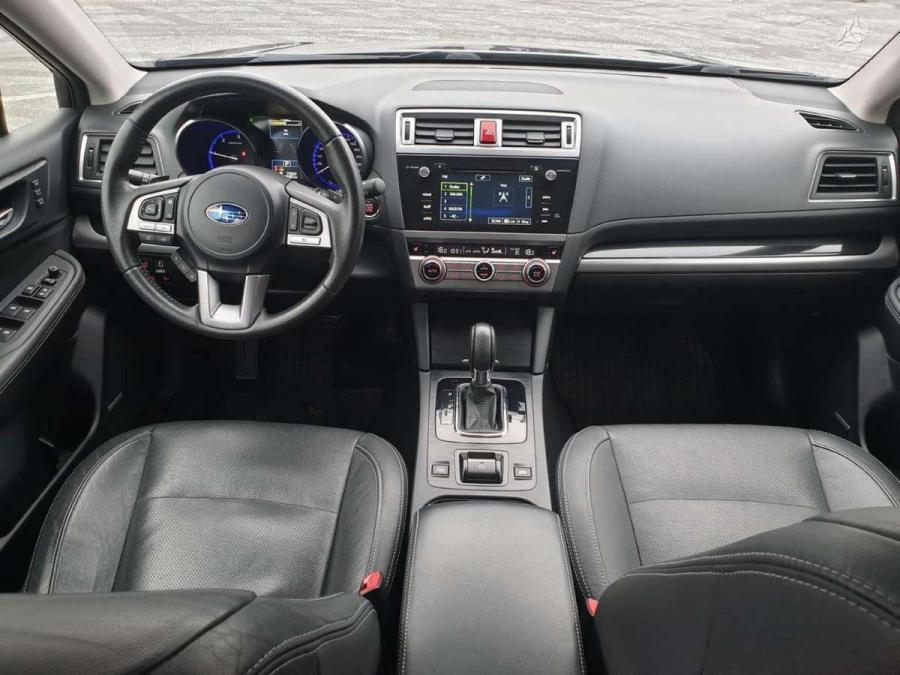 Brown Subaru Outback 2018 in Vilnius, with an engine capacity of 2.00 L and mileage of 235 thousand km for 15000 €, photo 15 on AUTOMOTO.COM.LV