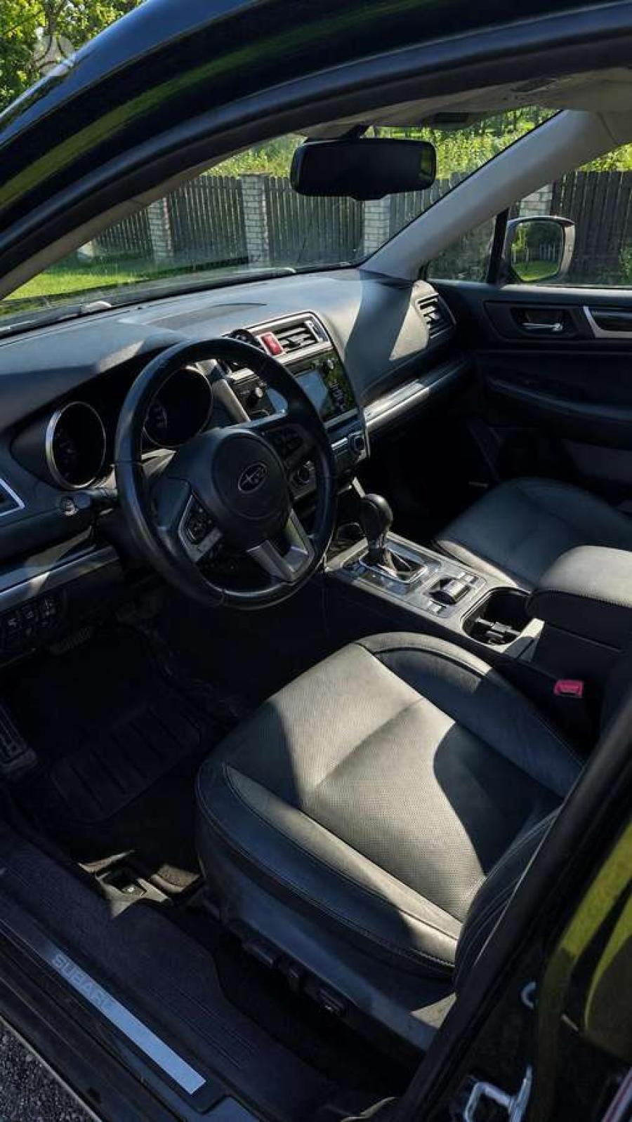 Brown Subaru Outback 2018 in Vilnius, with an engine capacity of 2.00 L and mileage of 235 thousand km for 15000 €, photo 17 on AUTOMOTO.COM.LV