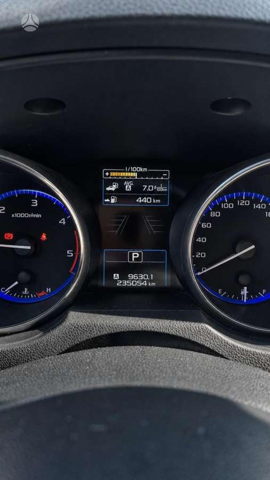 Brown Subaru Outback 2018 in Vilnius, with an engine capacity of 2.00 L and mileage of 235 thousand km for 15000 €, photo 19 on AUTOMOTO.COM.LV