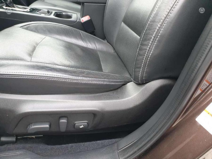 Brown Subaru Outback 2018 in Vilnius, with an engine capacity of 2.00 L and mileage of 235 thousand km for 15000 €, photo 21 on AUTOMOTO.COM.LV