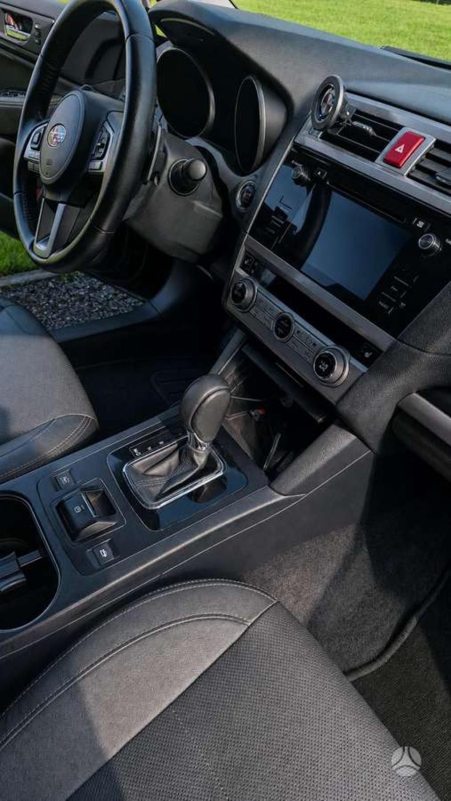 Brown Subaru Outback 2018 in Vilnius, with an engine capacity of 2.00 L and mileage of 235 thousand km for 15000 €, photo 22 on AUTOMOTO.COM.LV