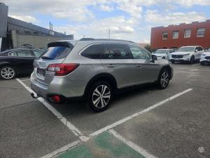 Brown Subaru Outback 2018 in Vilnius, with an engine capacity of 2.50 L and mileage of 152 thousand km for 17890 €, photo 4 on AUTOMOTO.COM.LV