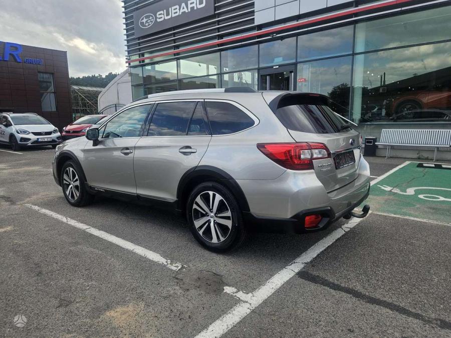Brown Subaru Outback 2018 in Vilnius, with an engine capacity of 2.50 L and mileage of 152 thousand km for 17890 €, photo 5 on AUTOMOTO.COM.LV