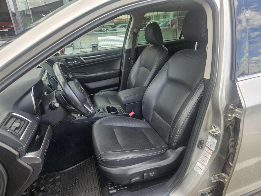 Brown Subaru Outback 2018 in Vilnius, with an engine capacity of 2.50 L and mileage of 152 thousand km for 17890 €, photo 6 on AUTOMOTO.COM.LV