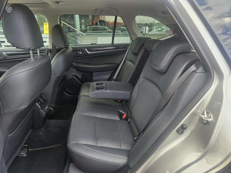 Brown Subaru Outback 2018 in Vilnius, with an engine capacity of 2.50 L and mileage of 152 thousand km for 17890 €, photo 7 on AUTOMOTO.COM.LV