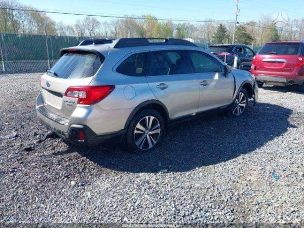Brown Subaru Outback 2018 in Klaipeda, with an engine capacity of 3.63 L and mileage of 222 thousand km for 7900 €, photo 5 on AUTOMOTO.COM.LV