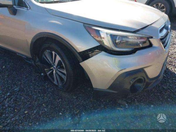 Brown Subaru Outback 2018 in Klaipeda, with an engine capacity of 3.63 L and mileage of 222 thousand km for 7900 €, photo 7 on AUTOMOTO.COM.LV