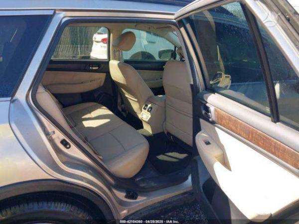 Brown Subaru Outback 2018 in Klaipeda, with an engine capacity of 3.63 L and mileage of 222 thousand km for 7900 €, photo 9 on AUTOMOTO.COM.LV