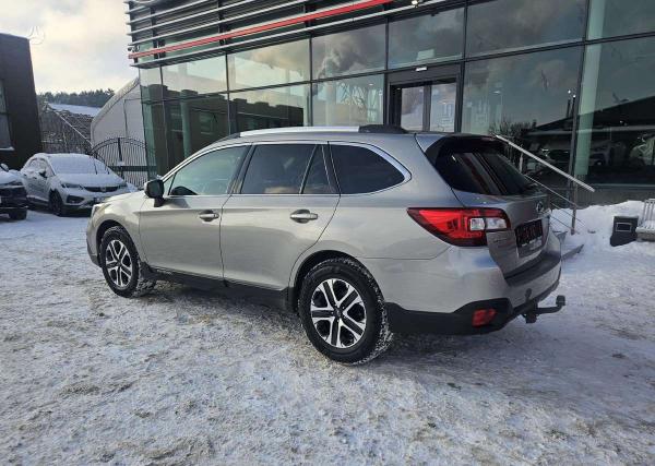 Brown Subaru Outback 2019 in Vilnius, with an engine capacity of 2.50 L and mileage of 105 thousand km for 21590 €, photo 4 on AUTOMOTO.COM.LV