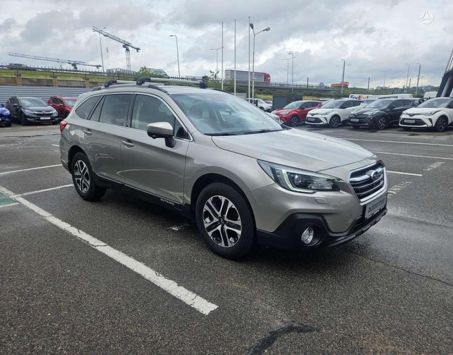 Brown Subaru Outback 2020 in Vilnius, with an engine capacity of 2.50 L and mileage of 45 thousand km for 21390 €, photo 3 on AUTOMOTO.COM.LV