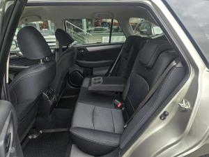 Brown Subaru Outback 2020 in Vilnius, with an engine capacity of 2.50 L and mileage of 45 thousand km for 21390 €, photo 7 on AUTOMOTO.COM.LV